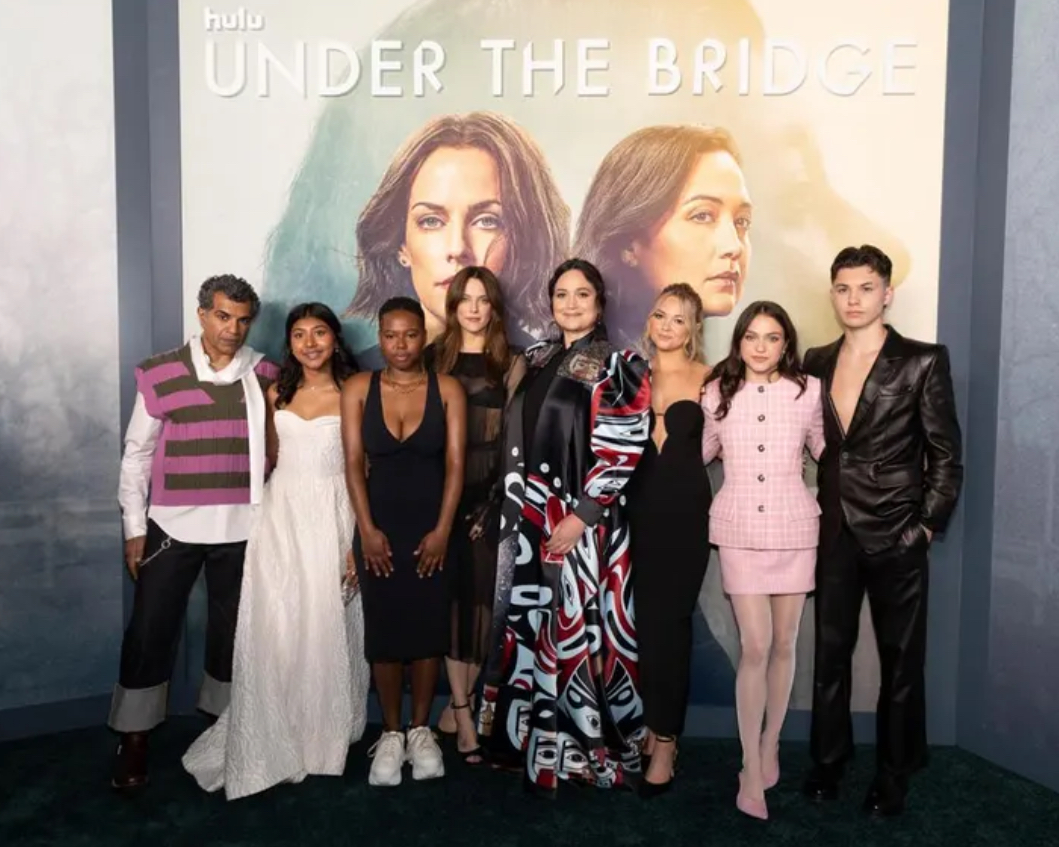 Riley Keough e Lily Gladstone Reinventam o “True Crime” na Série Under ...